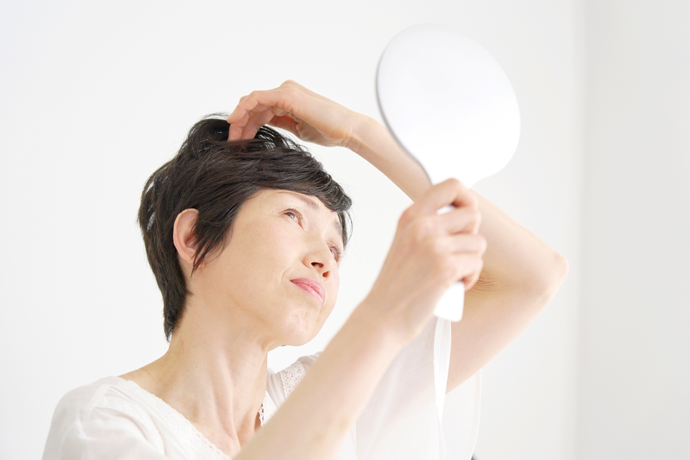 Common Alopecia Symptoms in Seniors - ConsumerAdvised.com
