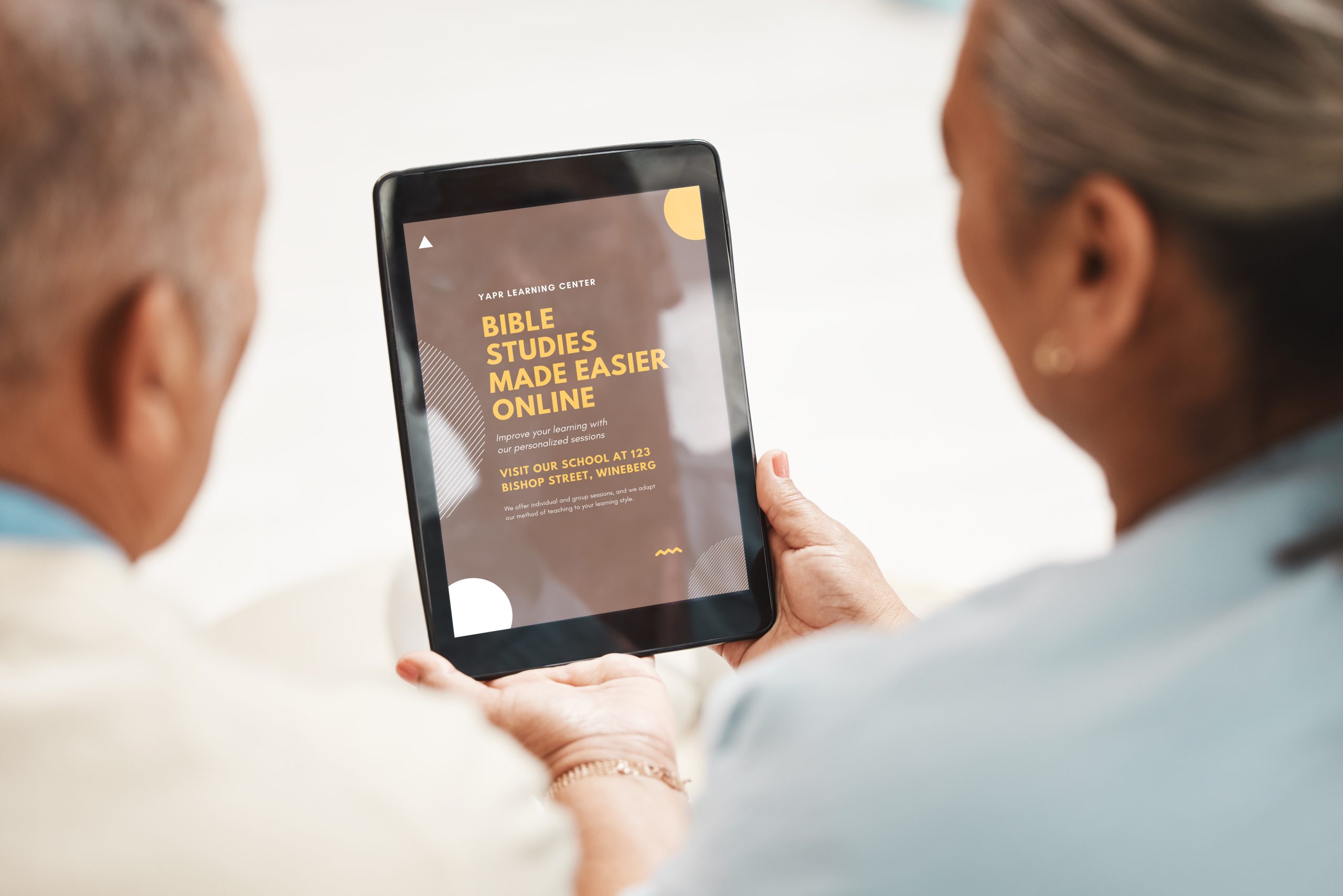 The 5 Best Free Bible Apps For Seniors - ConsumerAdvised.com